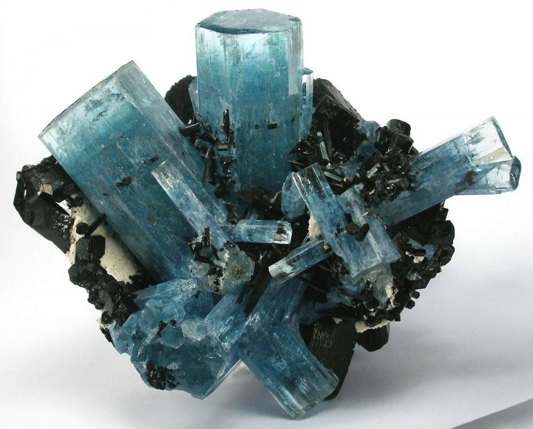 Aquamarine - CrystalWind.ca | Crystals and Gems